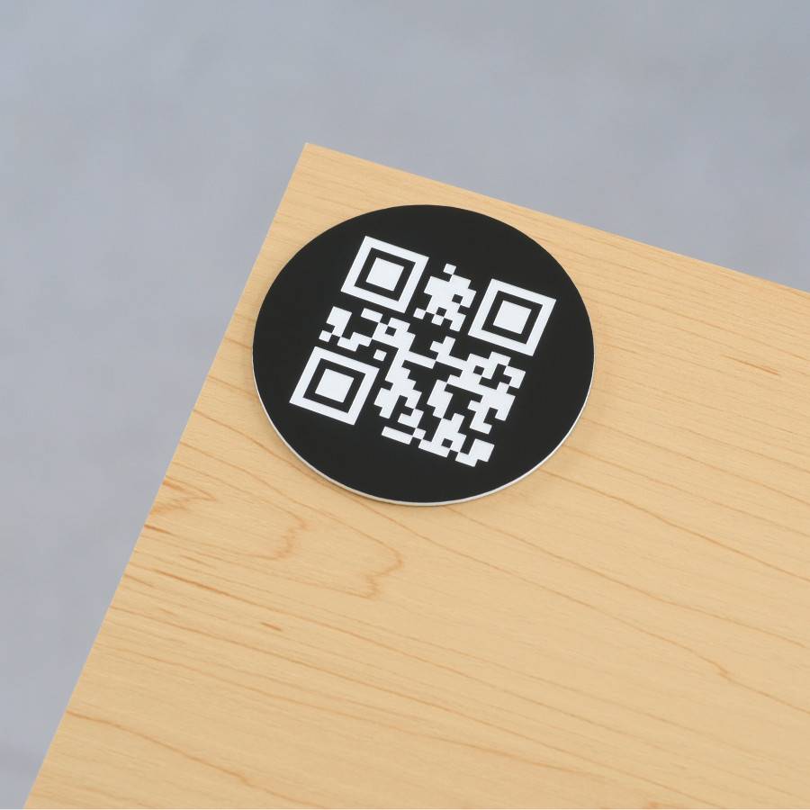 Round engraved adhesive QR code plate – Unisign